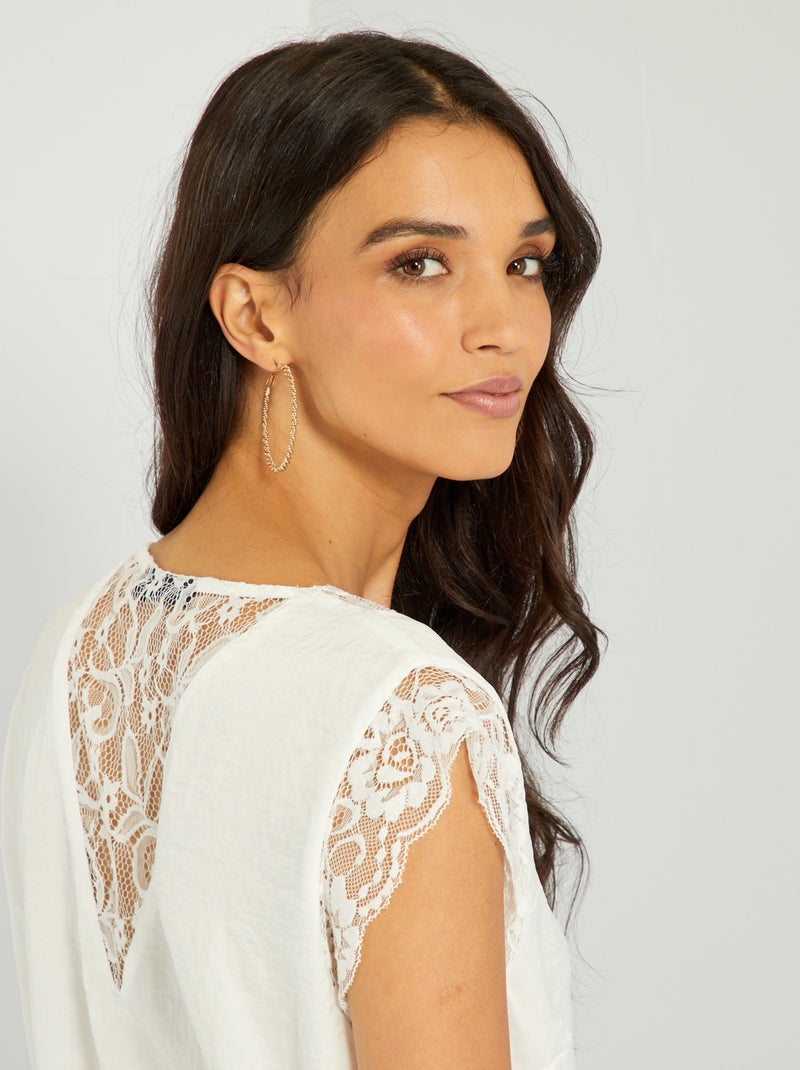 Blusa satinada con encaje - Blanco - Mujer - 15.00€ - Kiabi