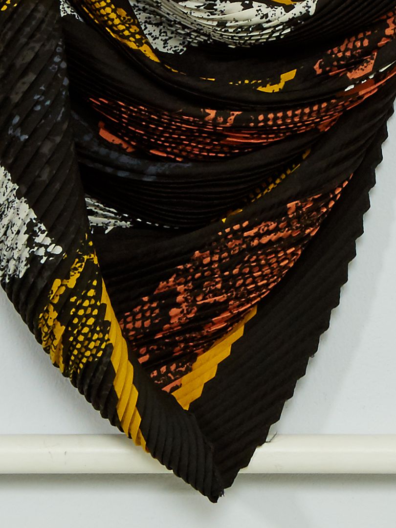 Fular plisado - Negro - Kiabi - 8.00€