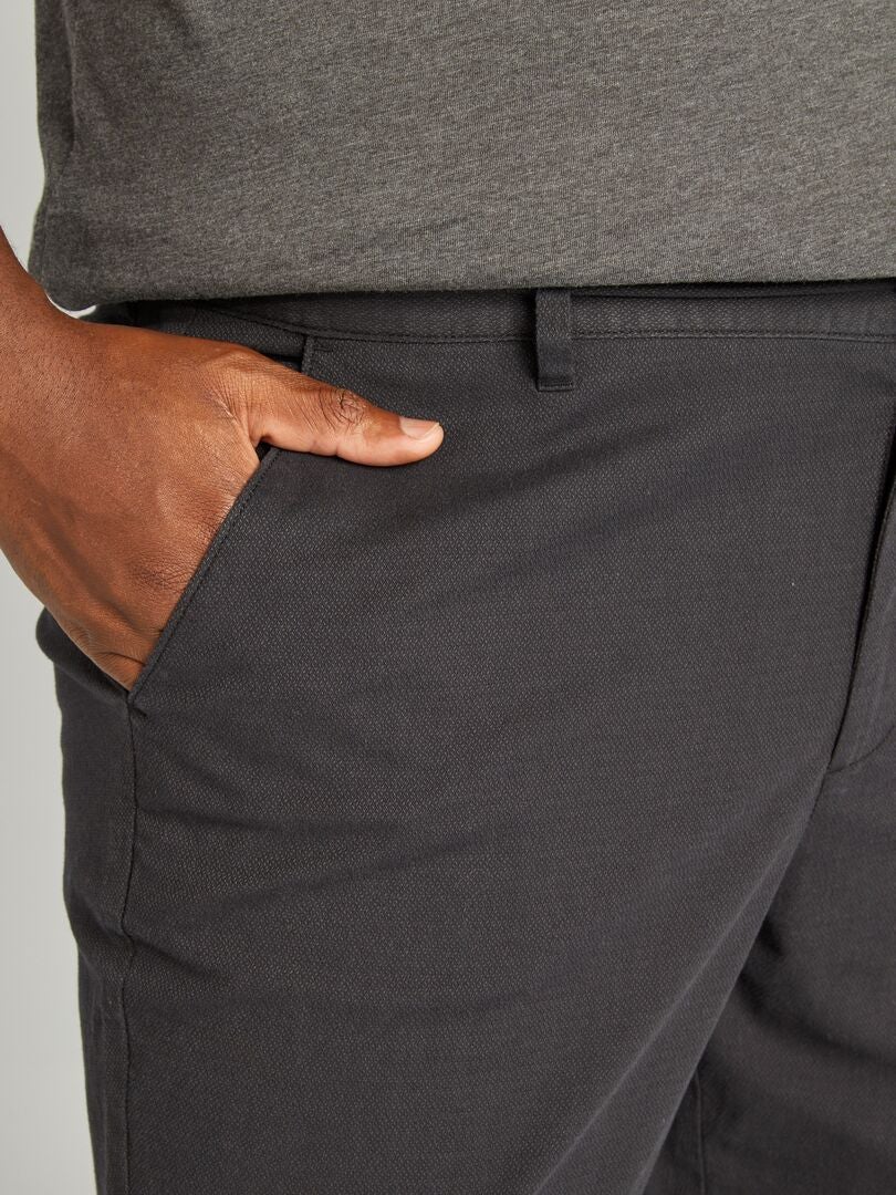 Pantalón chino - negro - Kiabi - 30.00€