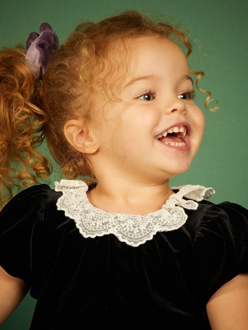 Vestido de terciopelo con cuello de tul bordado - negro - Kiabi - 12.00€